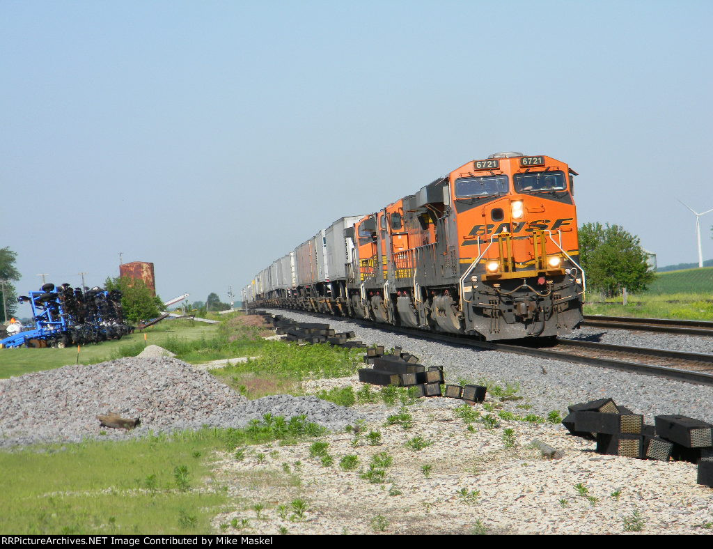 BNSF 6721